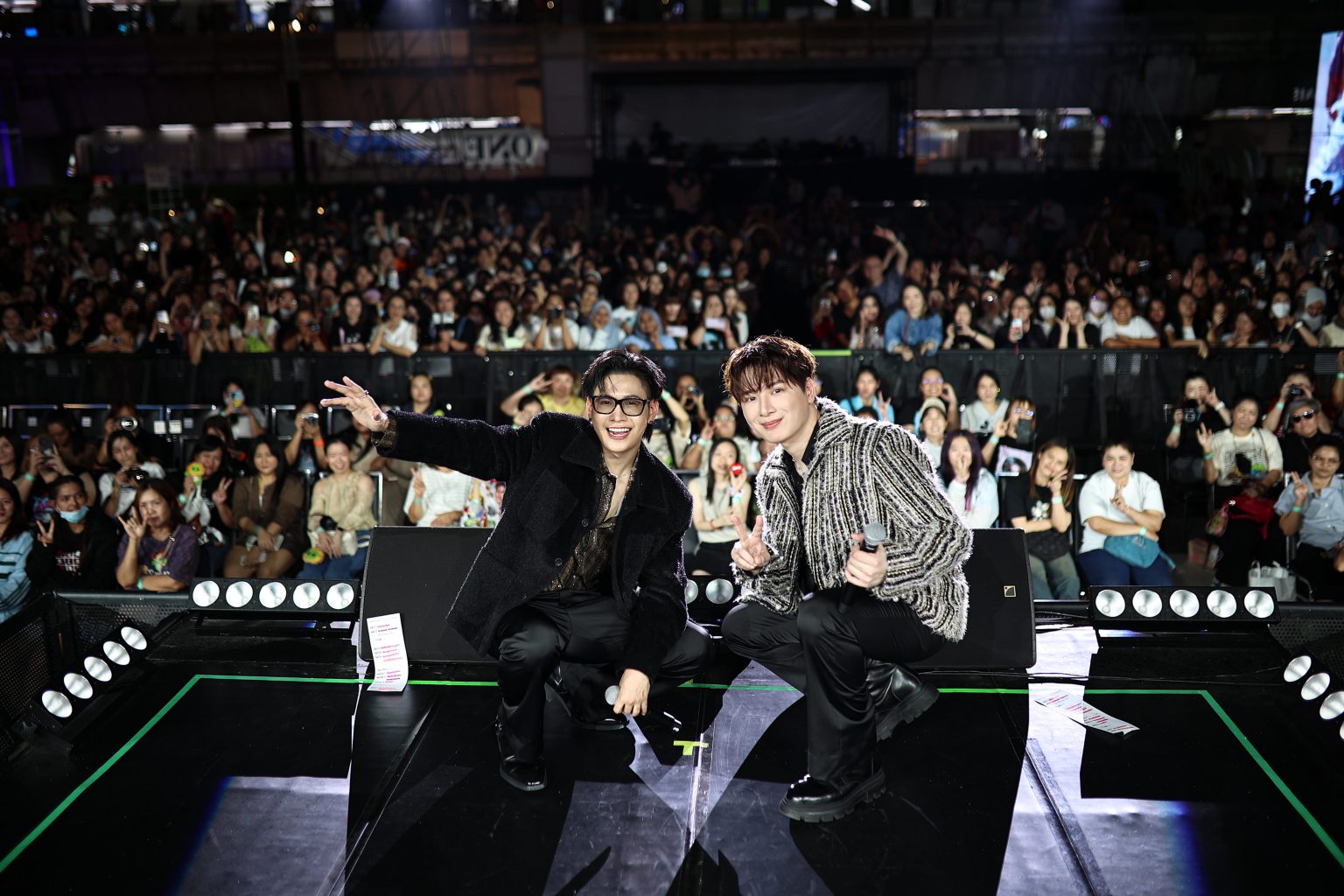 “คริส-สิงโต” ร่วมมอบความสุขแบบ Non Stop บนเวที SIAM PARAGON THE MAGICAL ...