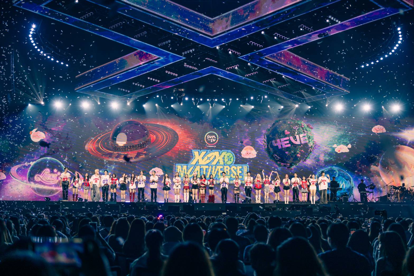 XOXO MULTIVERSE CONCERT เล่นใหญ่ จัดเต็มทุกสเตจ พาทุกคนท่องโลกมัลติ ...